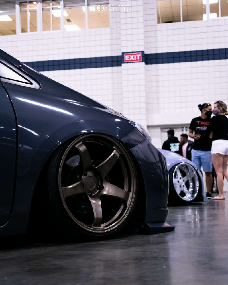 2013 Honda Civic with 18x9.5 22 GMR Gmr-04 and 215/35R18 Achilles Atr ...