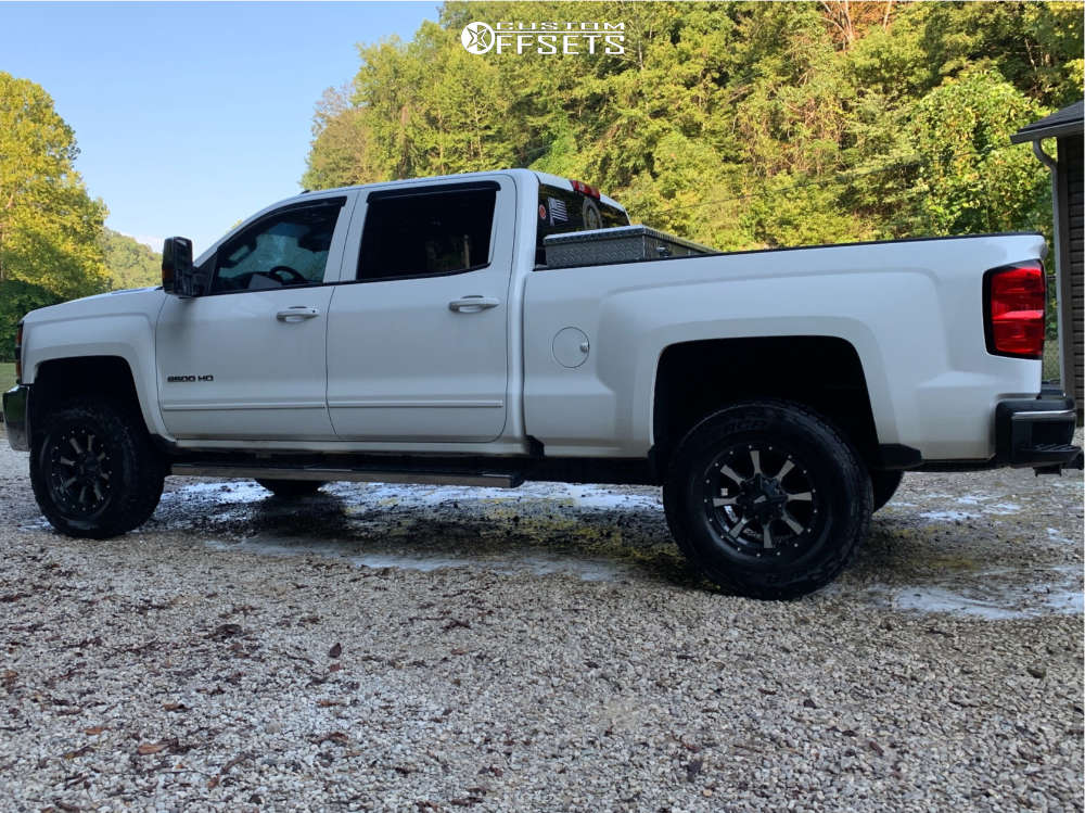 2016 Chevrolet Silverado 2500 HD with 17x8 Moto Metal Mo970 and 285 ...