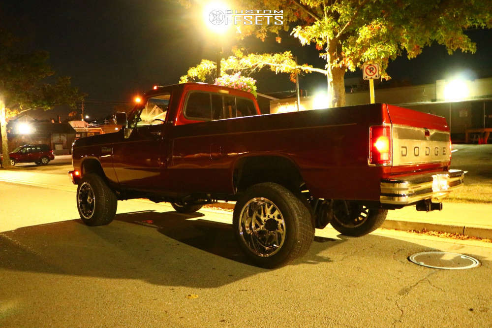 1992 Dodge W250 with 20x12 -44 Fuel Triton and 32/12.5R20 Cooper ...