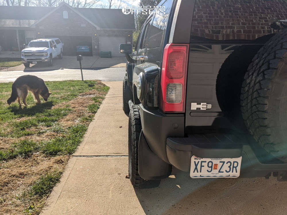 2007 HUMMER H3 with 16x8 0 Rebel Racing Bandit Ii and 285/75R16 ...