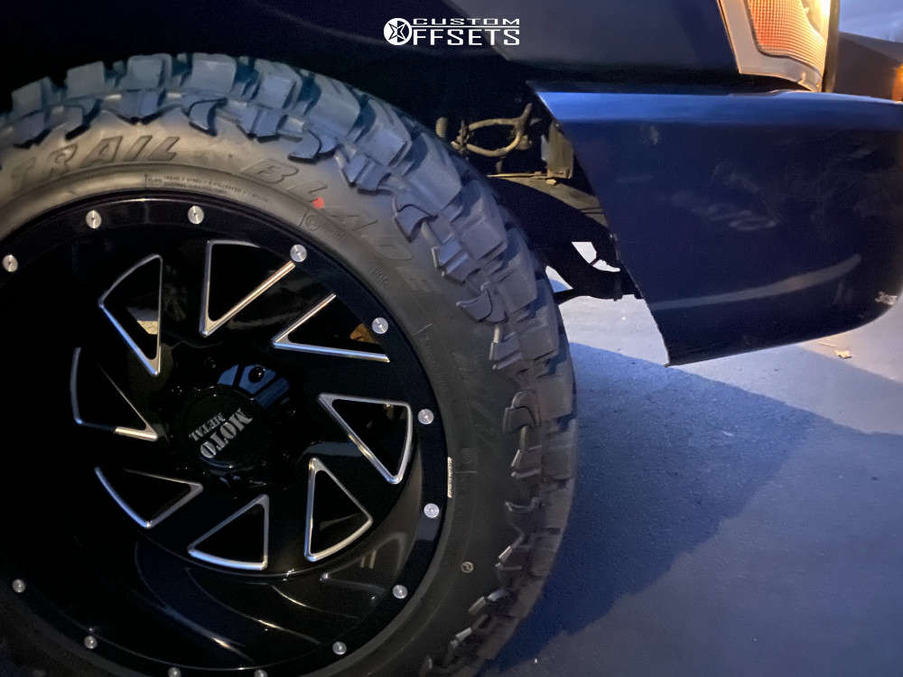 2004 Dodge Durango with 20x12 -44 Moto Metal Mo988 and 33/12.5R20 ...