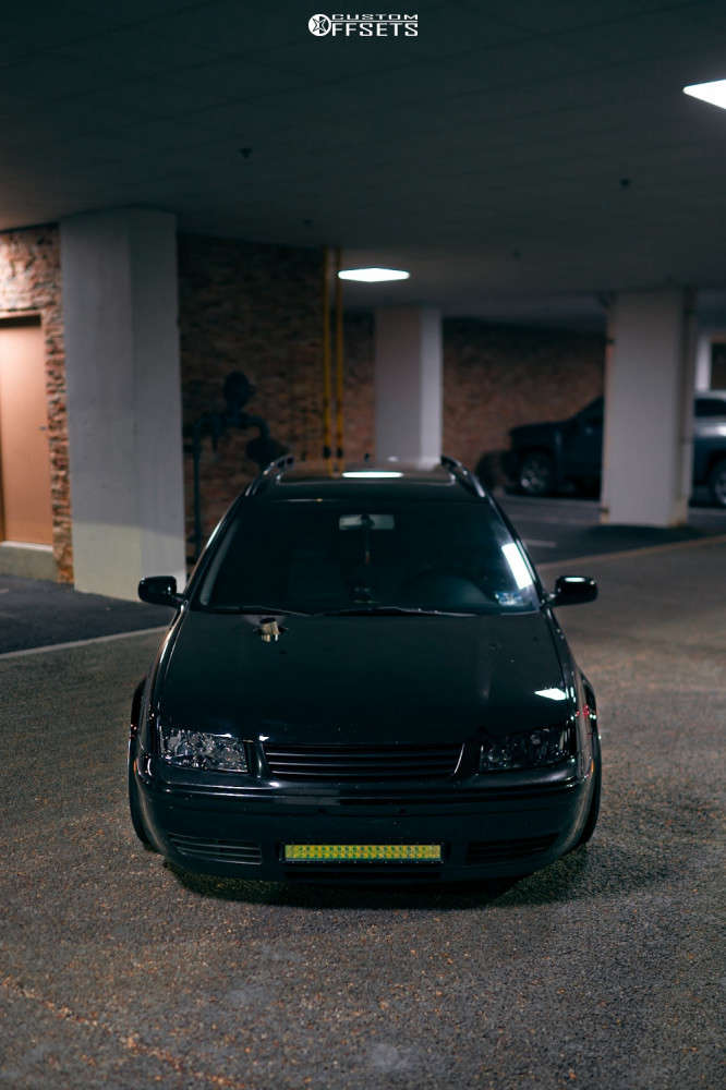 2002 Volkswagen Jetta with 18x8.5 35 Rotiform Ccv and 215/40R18 ...