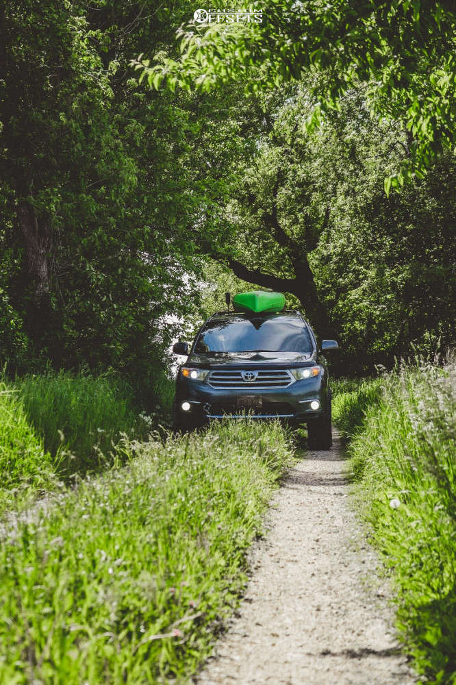 2012 Toyota Highlander with 17x9 -0 Black Rock Detour and 265/70R17 ...