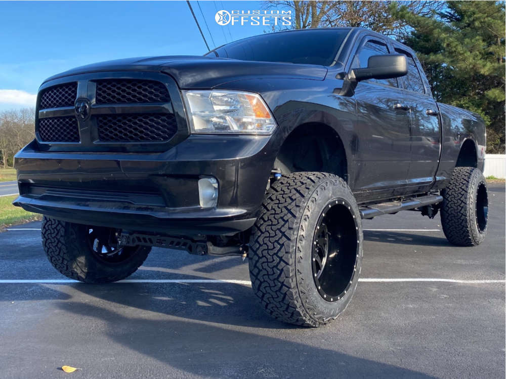 2016 Ram 1500 with 22x14 -76 RBP 65r and 37/13.5R22 Venom Power Terra ...