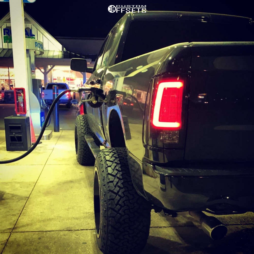 2016 Ram 1500 with 22x14 -76 RBP 65r and 37/13.5R22 Venom Power Terra ...