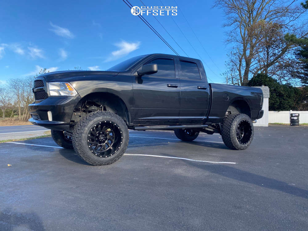 2016 Ram 1500 with 22x14 -76 RBP 65r and 37/13.5R22 Venom Power Terra ...