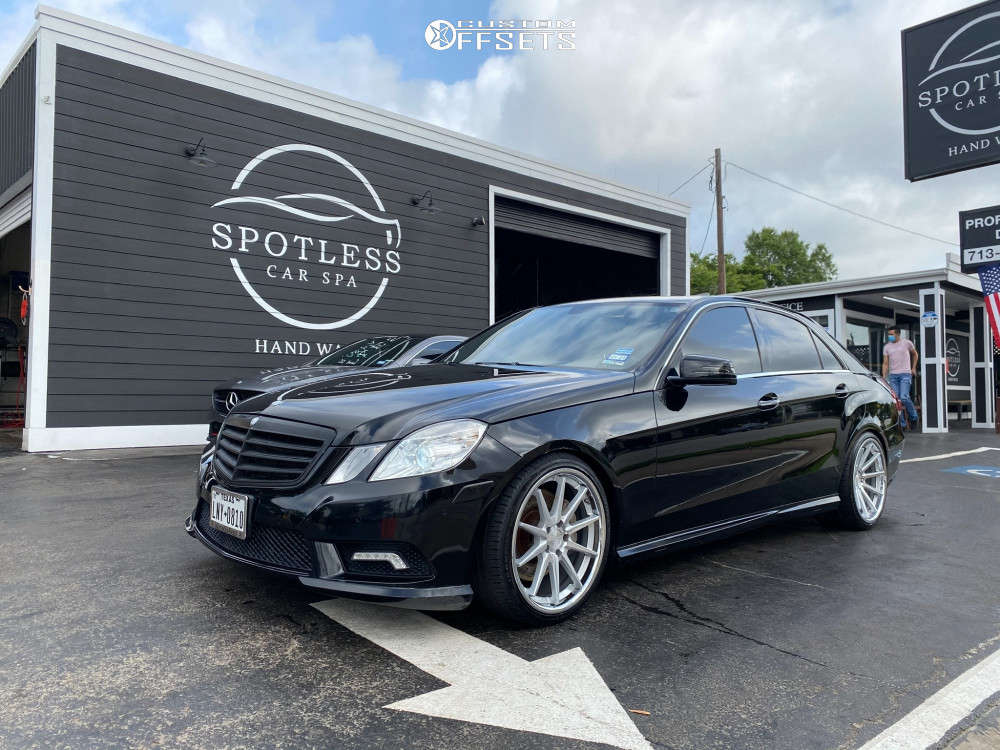 2011 Mercedes-Benz E550 with 19x8.5 25 Ferrada FR4 and 245/30R19 ...