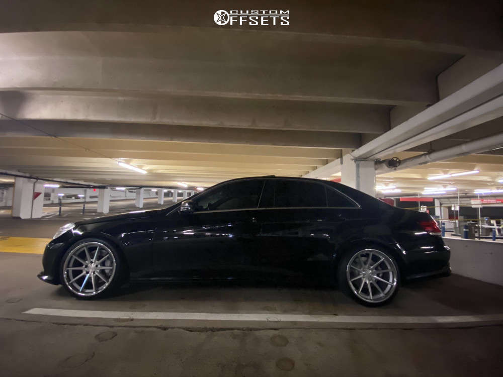 2011 Mercedes-Benz E550 with 19x8.5 25 Ferrada FR4 and 245/30R19 ...