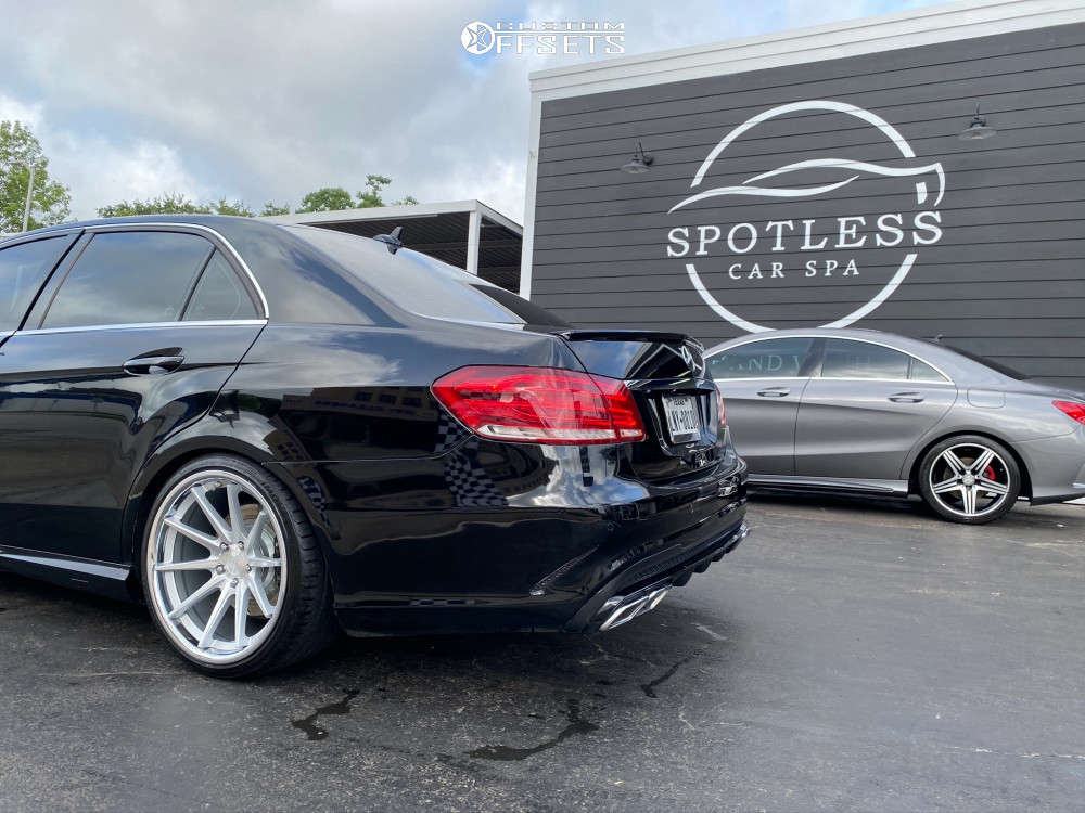 2011 Mercedes-Benz E550 with 19x8.5 25 Ferrada FR4 and 245/30R19 ...