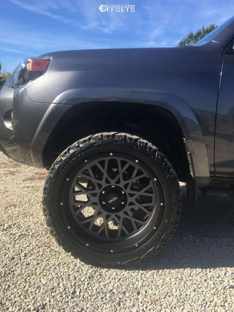 2020 Toyota 4Runner with 22x10 -19 Vision Rocker and 33/12.5R22 Venom ...