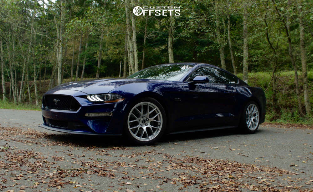 2019 Ford Mustang with 19x10 40 Apex Ec-7 and 295/35R19 Hankook Ventus ...
