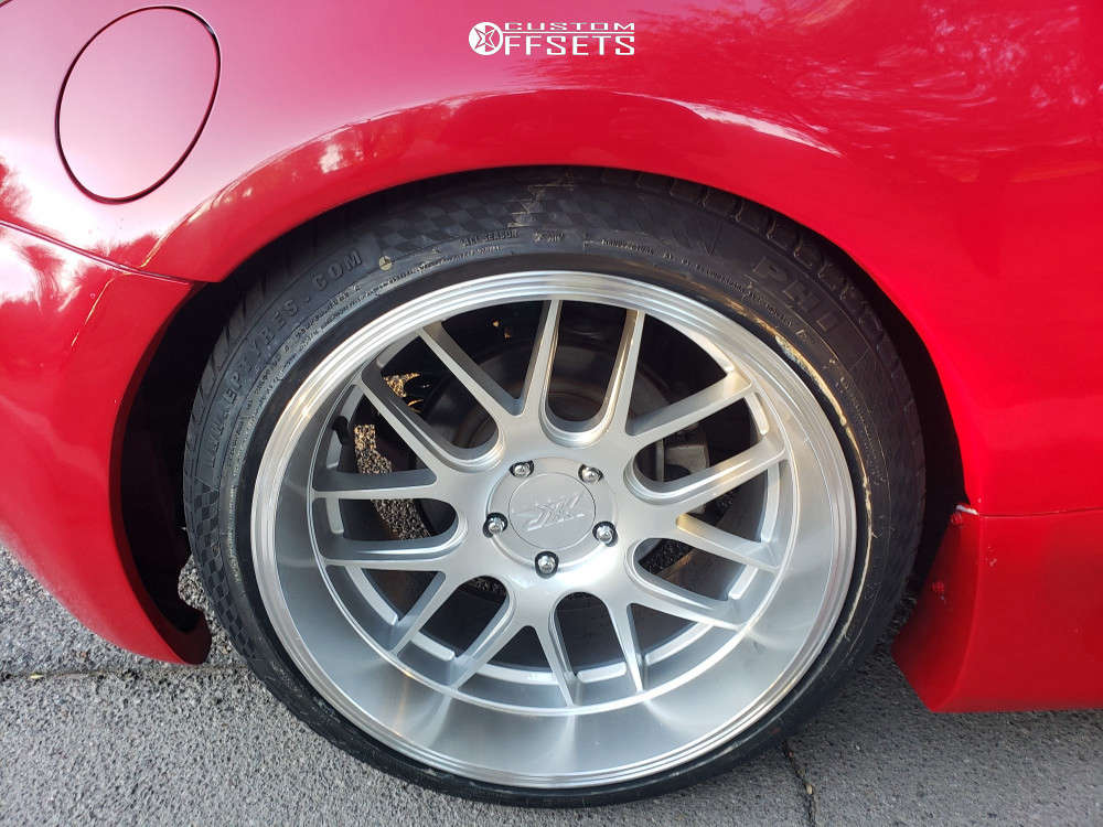 2004 Nissan 350Z with 19x9 20 XXR 530d and 245/40R19 Accelera Alpha and Stock | Custom Offsets