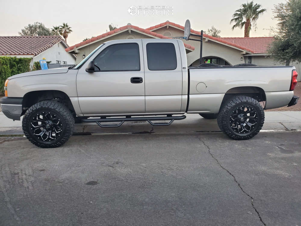 2005 Chevrolet Silverado 1500 with 20x10 -19 Fuel Assault and 35/11 ...