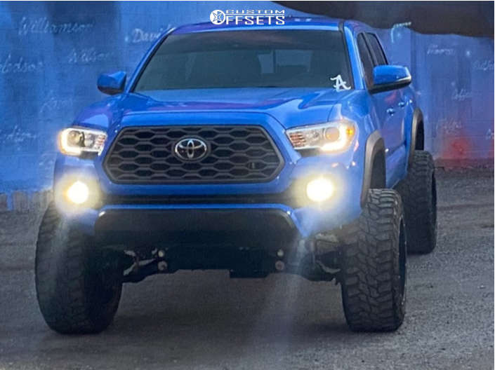 2021 Toyota Highlander with 20x12 -51 Vision Rocker and 35/12.5R20 ...