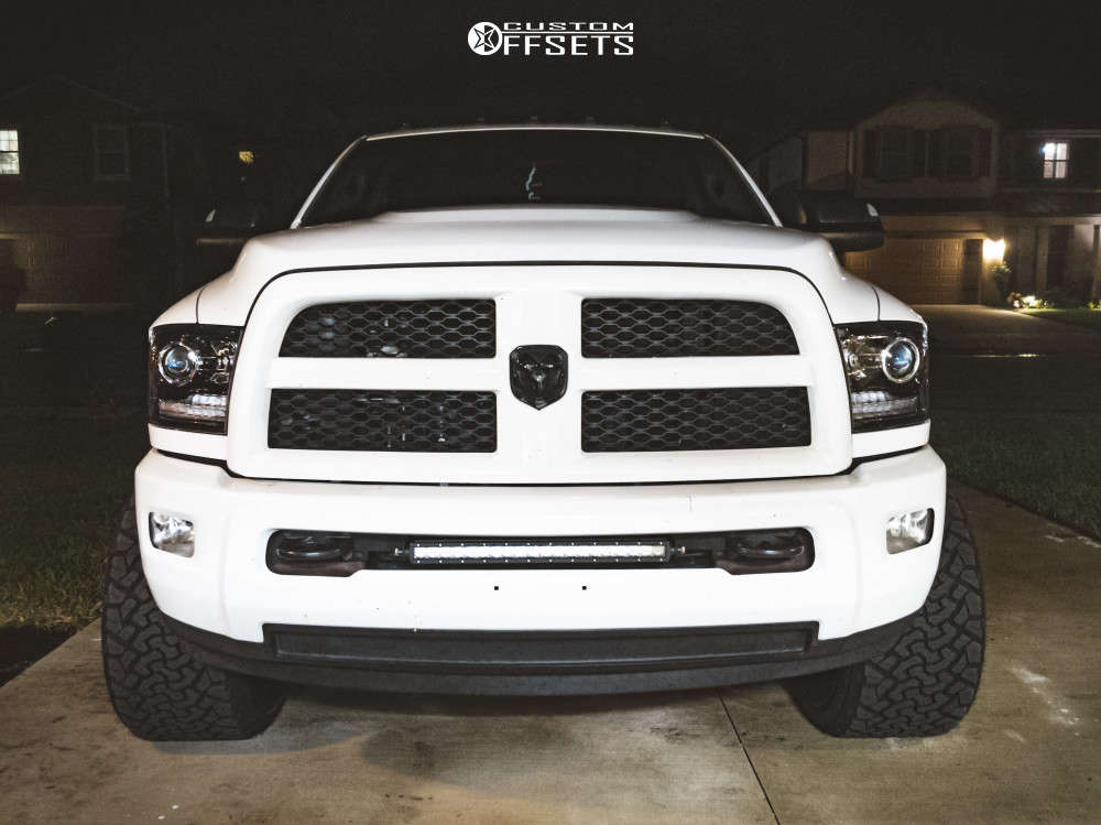 2016 Ram 2500 with 24x14 -76 Dropstars 655bm and 33/13.5R24 Venom Power ...