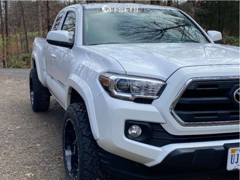 2017 Toyota Tacoma with 20x10 -19 Hardrock Affliction and 32/10.5R20 ...