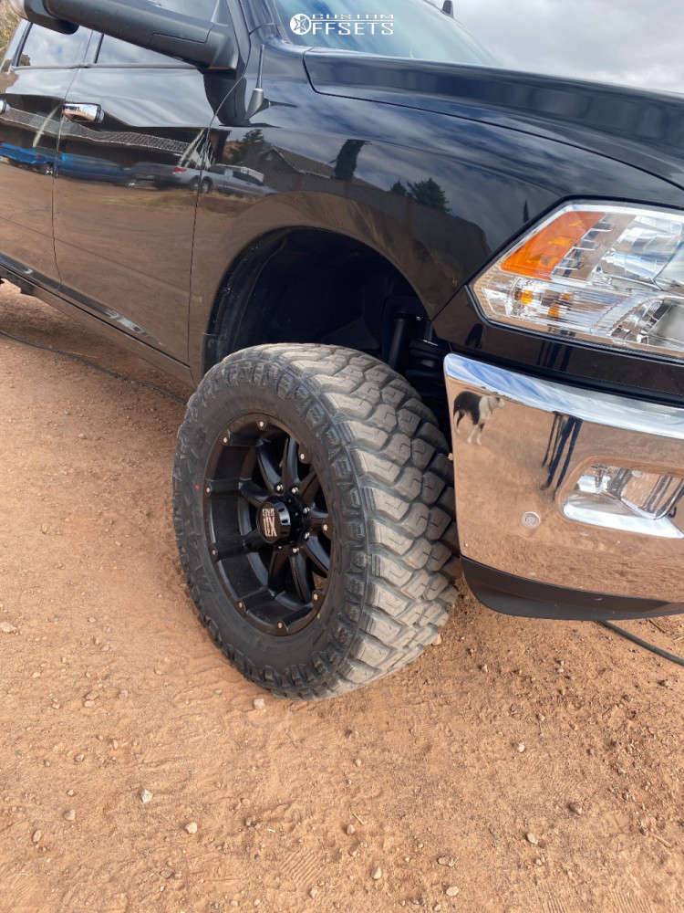 2018 Ram 2500 with 20x9 -12 XD Xd779 and 35/12.5R20 Maxxis Razr Mt and ...
