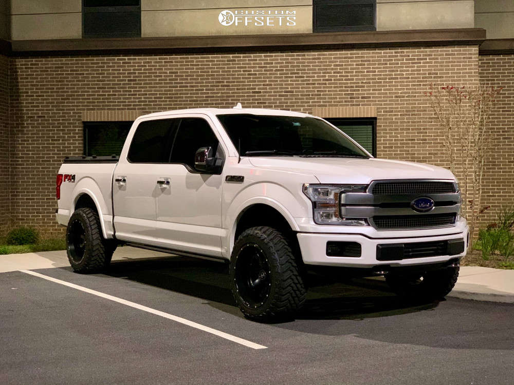 2019 Ford F-150 with 20x12 -44 Hostile Alpha and 33/12.5R20 Atturo ...