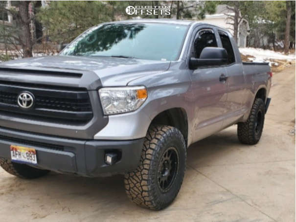 2015 Toyota Tundra with 17x9 22 Method Nv and 35/12.5R17 Nitto Ridge ...