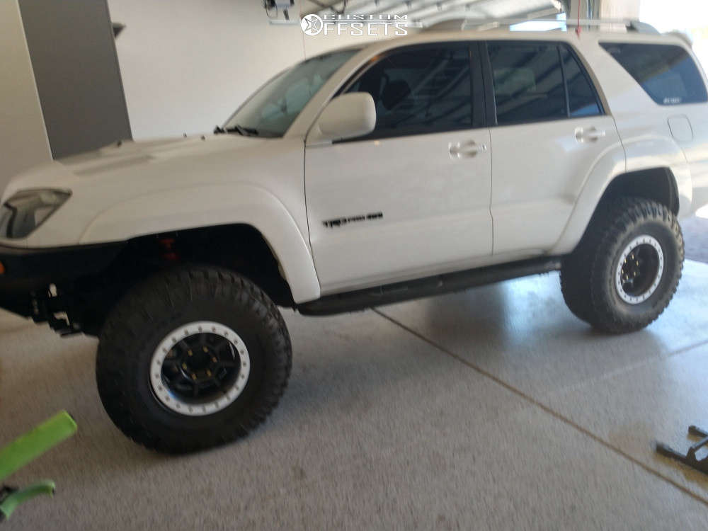 2004 Toyota 4Runner with 16x8.5 -6 Level 8 Bully Pro and 315/75R16 ...