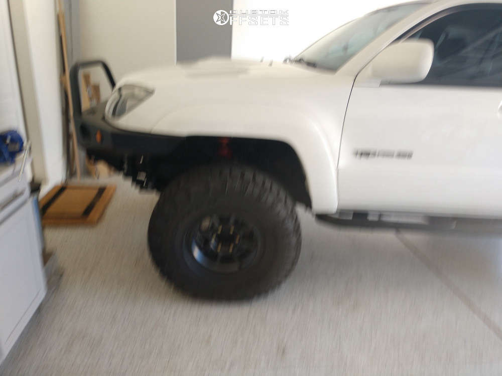 2004 Toyota 4Runner with 16x8.5 -6 Level 8 Bully Pro and 315/75R16 ...