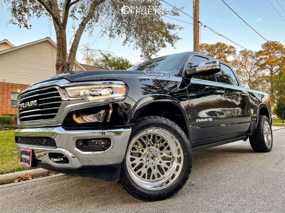 2020 Ram 1500 with 22x10 -18 Fuel Forged Ff104 and 305/45R22 Toyo Tires ...