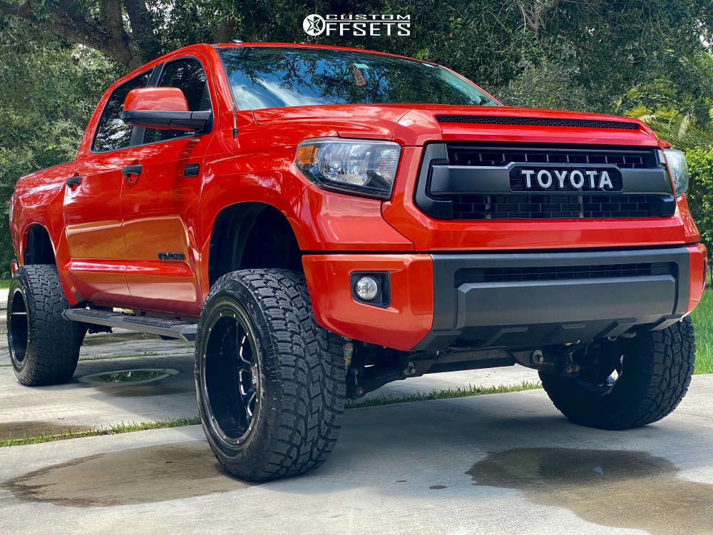 2015 Toyota Tundra with 20x12 -44 XD Xd825 and 35/12.5R20 Toyo Tires ...