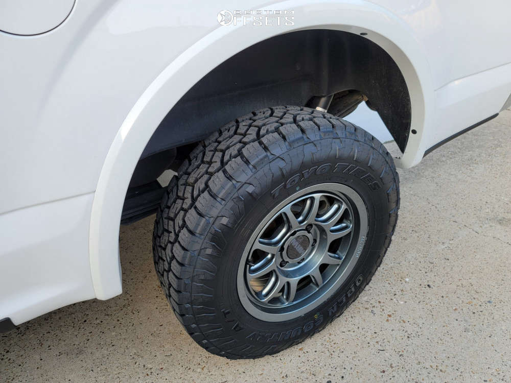 2020 Ford F-150 with 17x8.5 0 Method Mr313 and 32/10.5R17 Toyo Tires ...