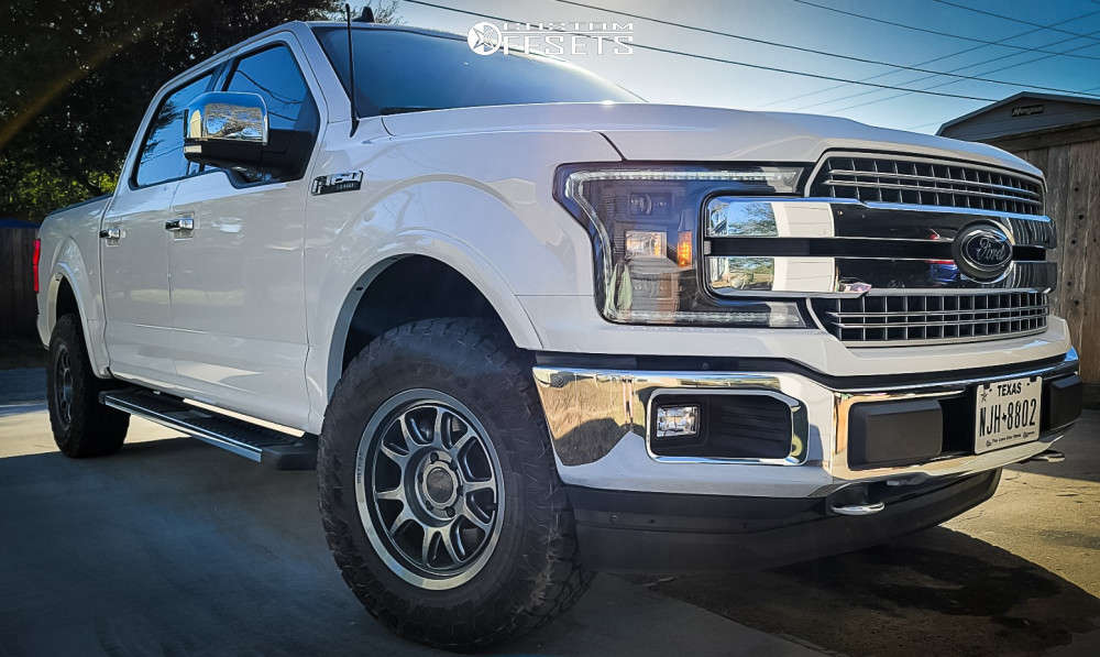 2020 Ford F-150 with 17x8.5 0 Method Mr313 and 32/10.5R17 Toyo Tires ...