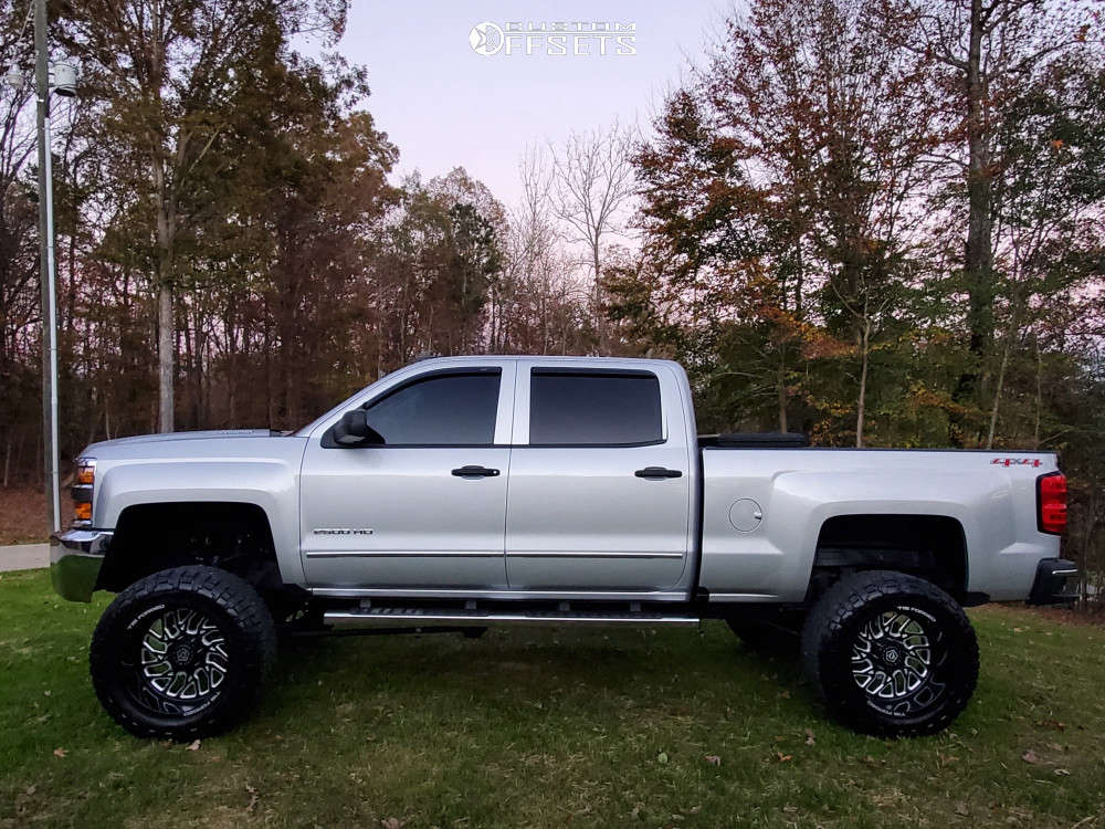 2016 Chevrolet Silverado 2500 HD with 22x12 -44 TIS 544BM and 37/13 ...