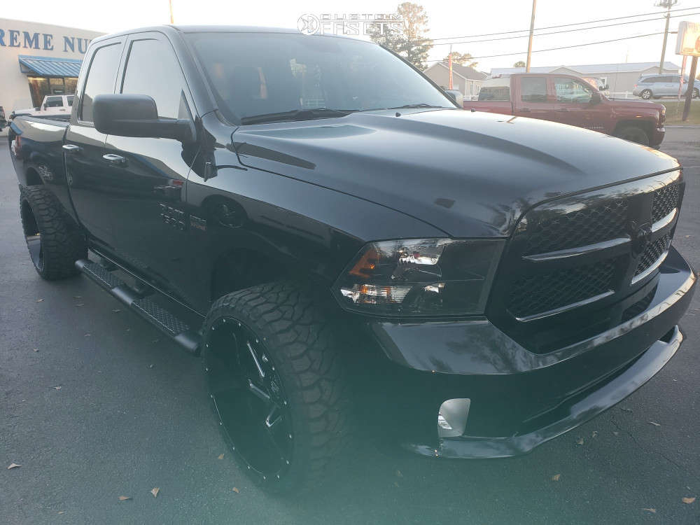 2017 Ram 1500 with 22x12 -51 Vision Spyder and 33/12.5R22 Venom Power ...