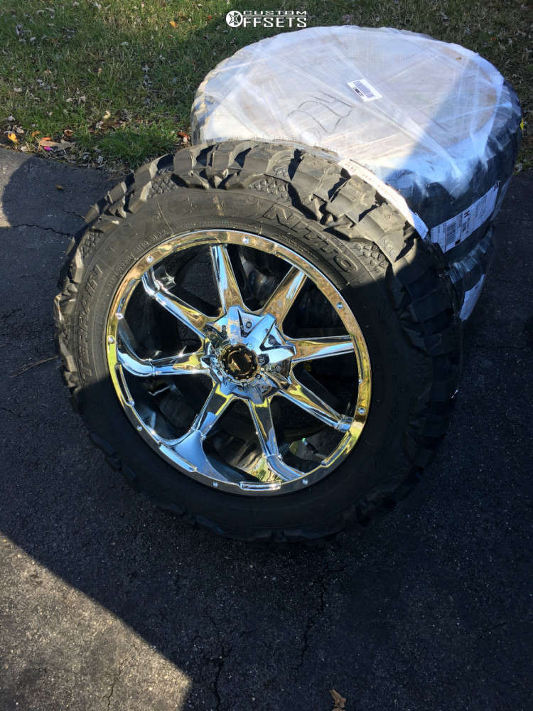 2001 Ford F-150 with 20x10 -12 Xtreme Nx-17 and 33/12.5R20 Nitto Mud ...