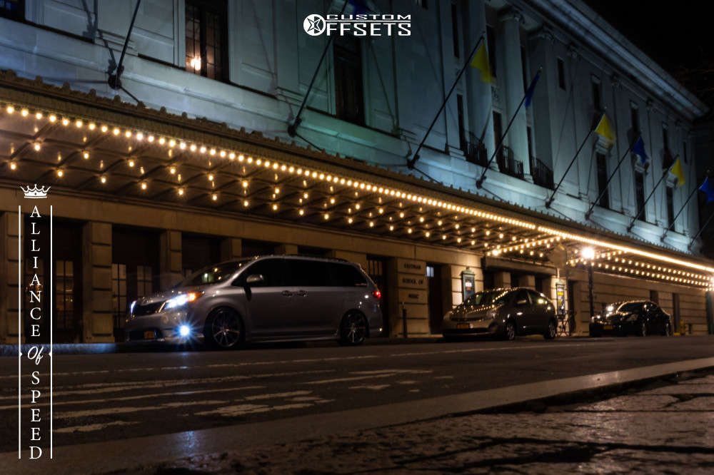 2015 Toyota Sienna with 20x10.5 25 Verde Quantum and 275/35R20 Uniroyal ...