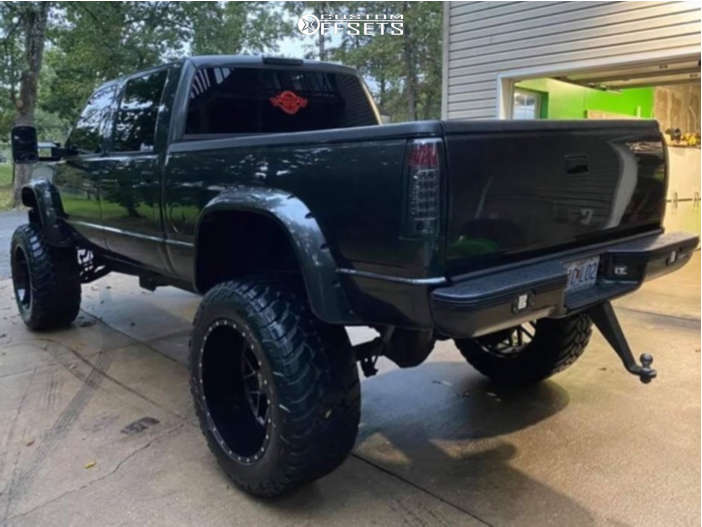 1999 GMC K2500 with 24x14 -76 Moto Metal Mo986 and 40/15.5R24 AMP ...