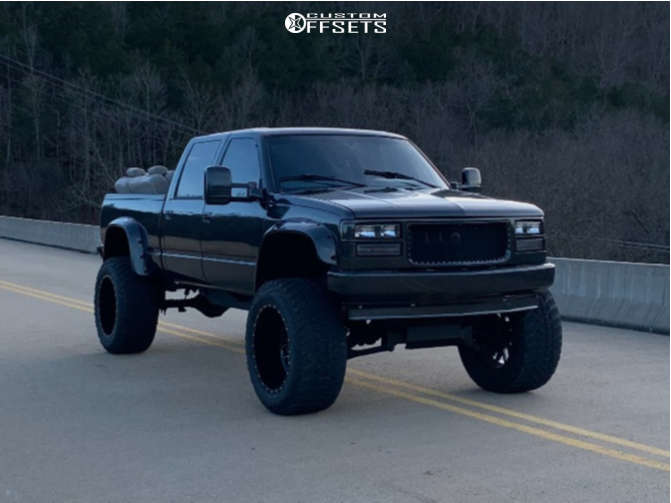 1999 GMC K2500 with 24x14 -76 Moto Metal Mo986 and 40/15.5R24 AMP ...