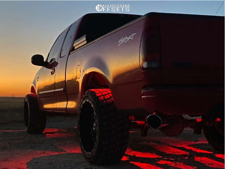 2002 Ford F-150 with 22x12 -44 TIS 544BM and 33/12.5R22 Road One Atheon ...