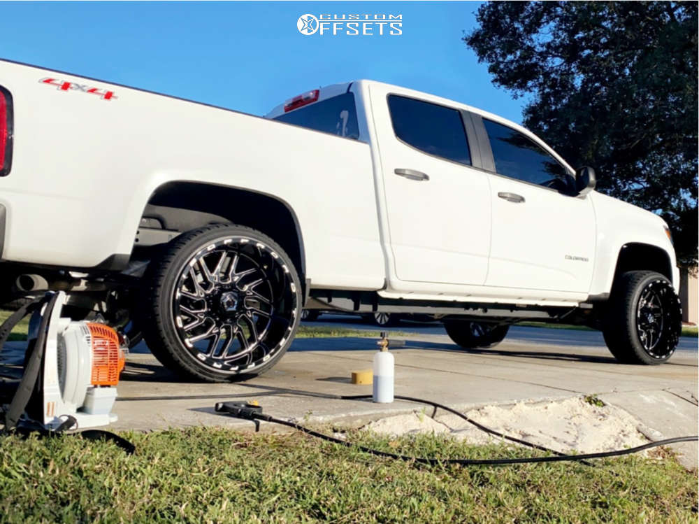 2020 Chevrolet Colorado with 22x12 -44 TIS 544BM and 265/35R22 Falken ...