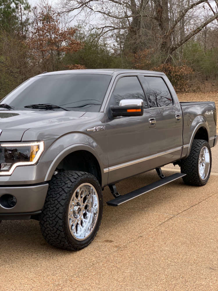 2010 Ford F-150 with 22x10 -19 Vision Rocker and 33/12.5R22 Venom Power ...