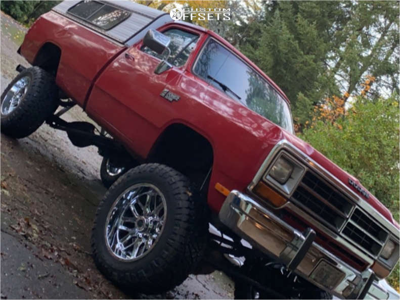 1990 Dodge W250 with 20x12 -44 Hostile Vulcan and 35/13.5R20 Nitto ...