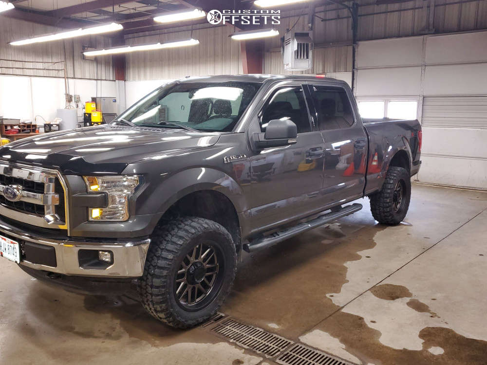 2015 Ford F-150 with 20x9 -12 Ultra Butcher and 33/12.5R20 Federal ...
