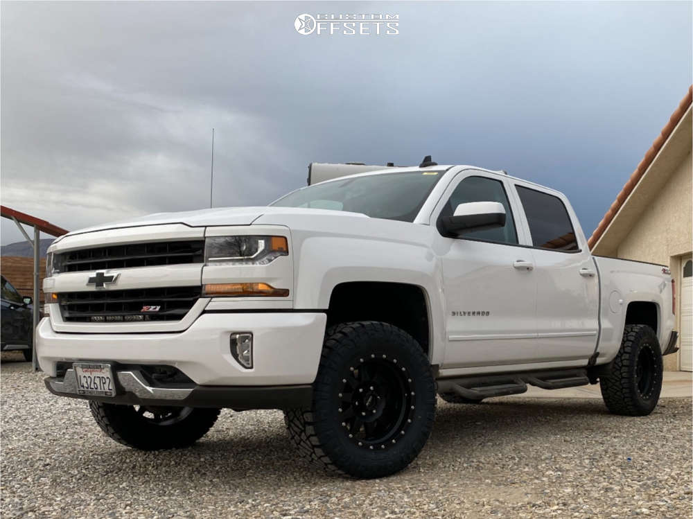 2018 Chevrolet Silverado 1500 with 18x9 -12 Method Standard and 33/12 ...