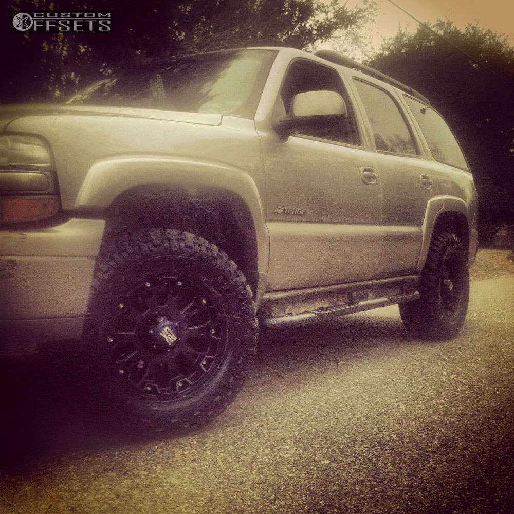 2001 Chevrolet Tahoe with 18x9 0 XD XD800 and 285/65R18 Nitto Trail ...