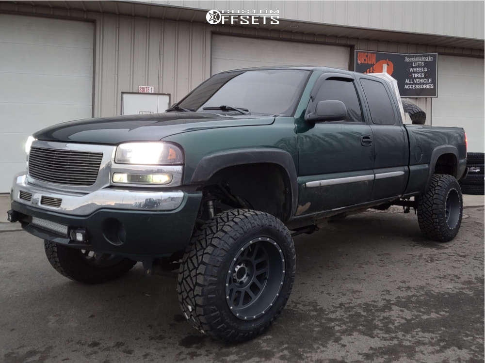 2005 GMC Sierra 1500 with 20x12 -52 Method Mr606 and 35/12.5R20 Nitto ...