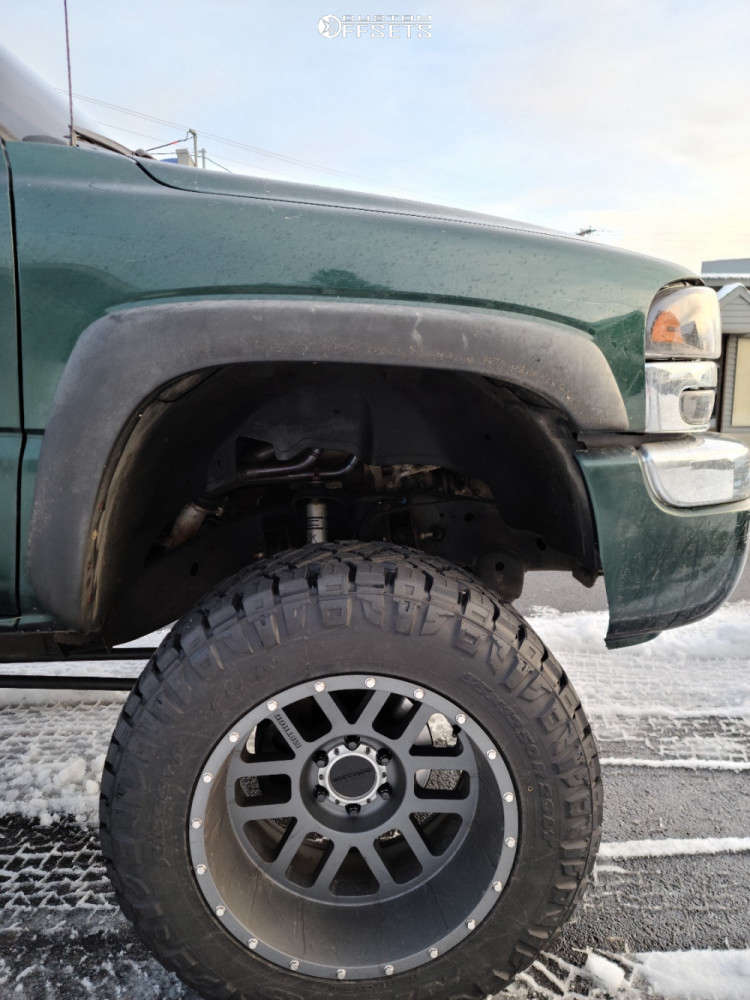 2005 GMC Sierra 1500 with 20x12 -52 Method Mr606 and 35/12.5R20 Nitto ...