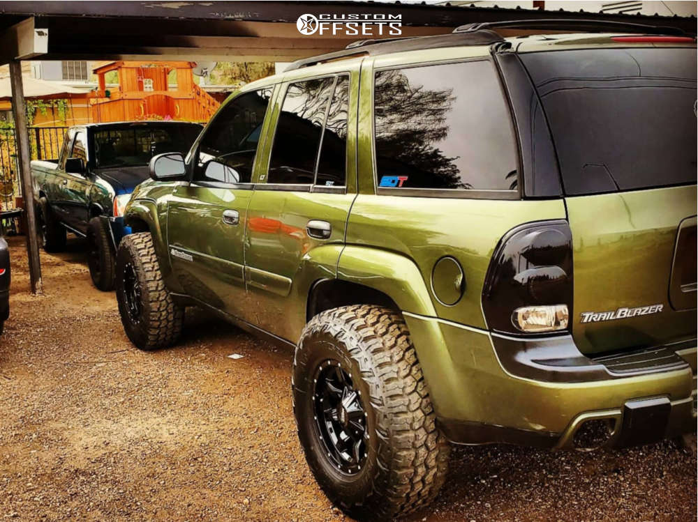 2002 Chevrolet Trailblazer with 16x8 0 Moto Metal Mo970 and 285/75R16 ...