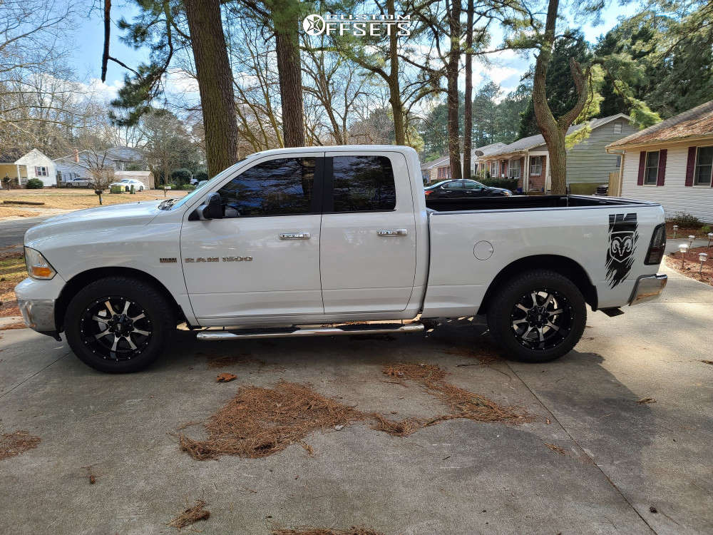 2011 Ram 1500 with 20x10 -24 Moto Metal MO970 and 33/12.5R20 Hankook ...