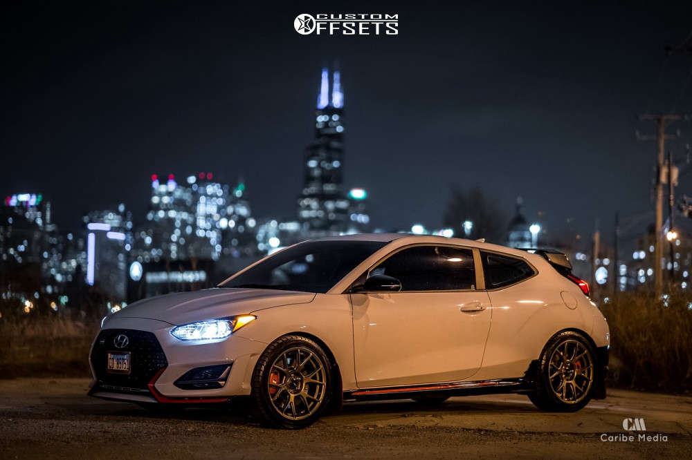 2020 Hyundai Veloster N with 18x8.5 45 Konig Ampliform and 245/45R18 ...