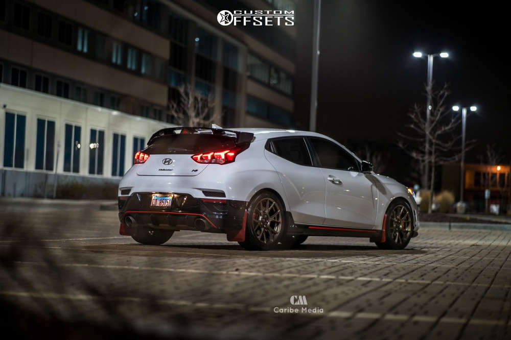 2020 Hyundai Veloster N with 18x8.5 45 Konig Ampliform and 245/45R18 ...