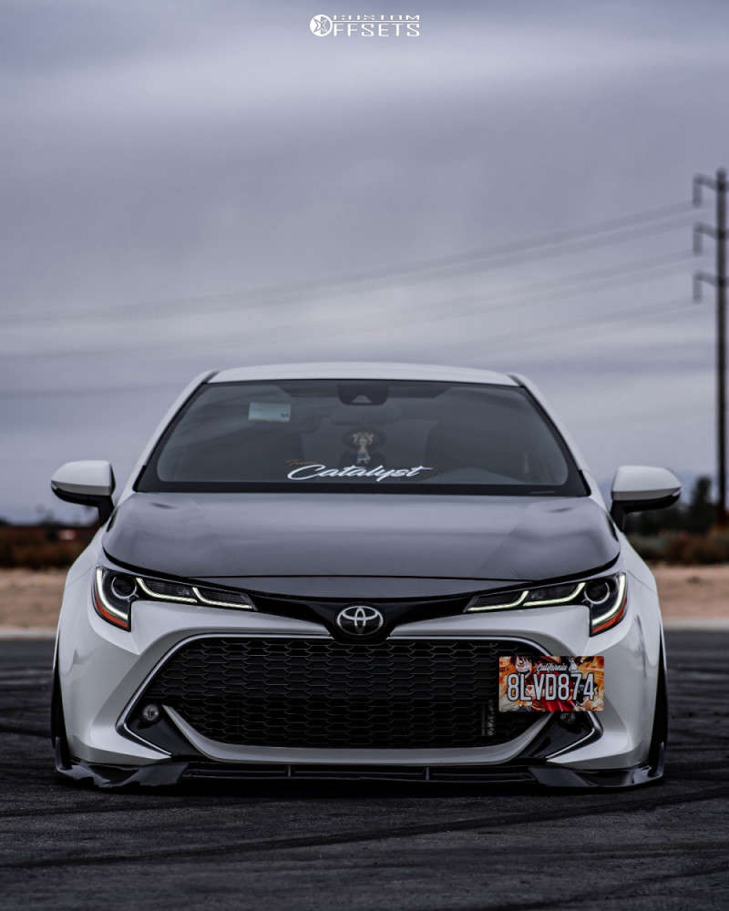 2019 Toyota Corolla with 18x9.5 10 FPF Wheels Rs-3 and 205/40R18 ...
