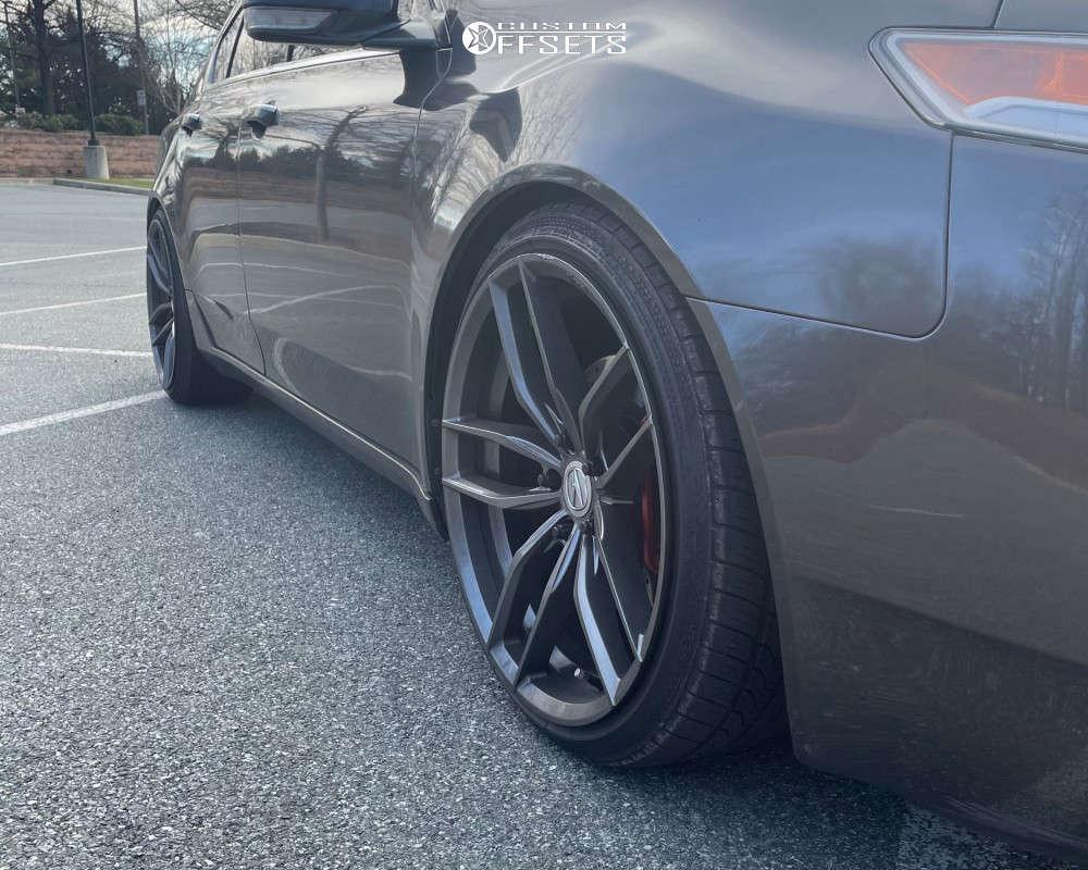 2010 Acura TL with 20x10 40 Niche Vosso and 245/35R20 Primewell Sport ...